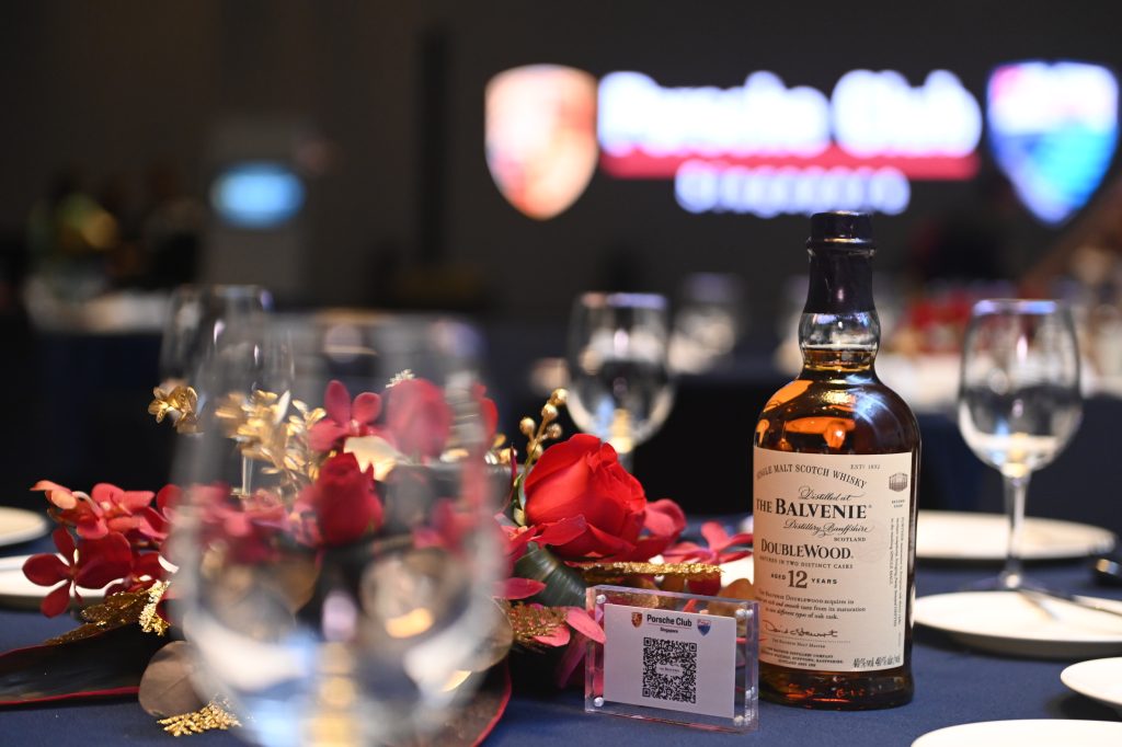 Gala Emcee Script: A Guide and Samples - Merry Bees